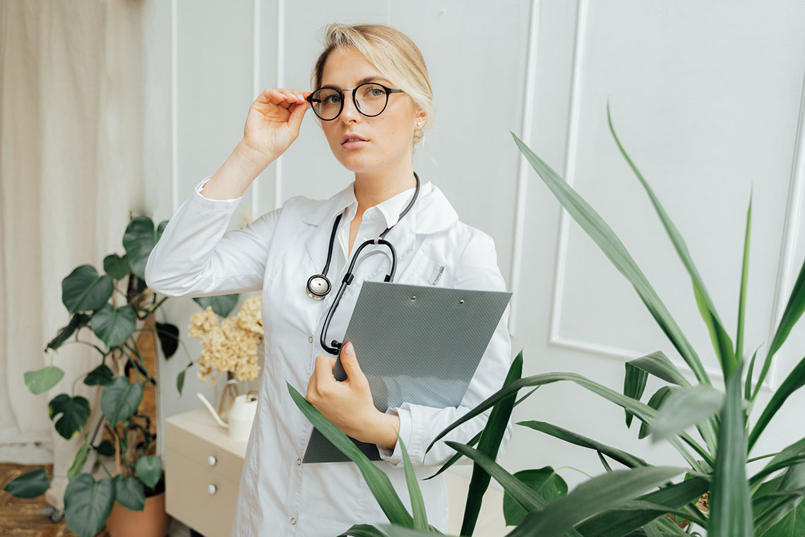 Signs You Need a New Medical Courier Service | R Courier